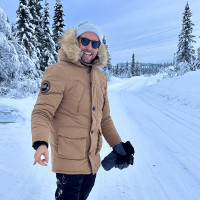 Simon Cotter | Camera Operative and Self shooting AP | The Talent Manager